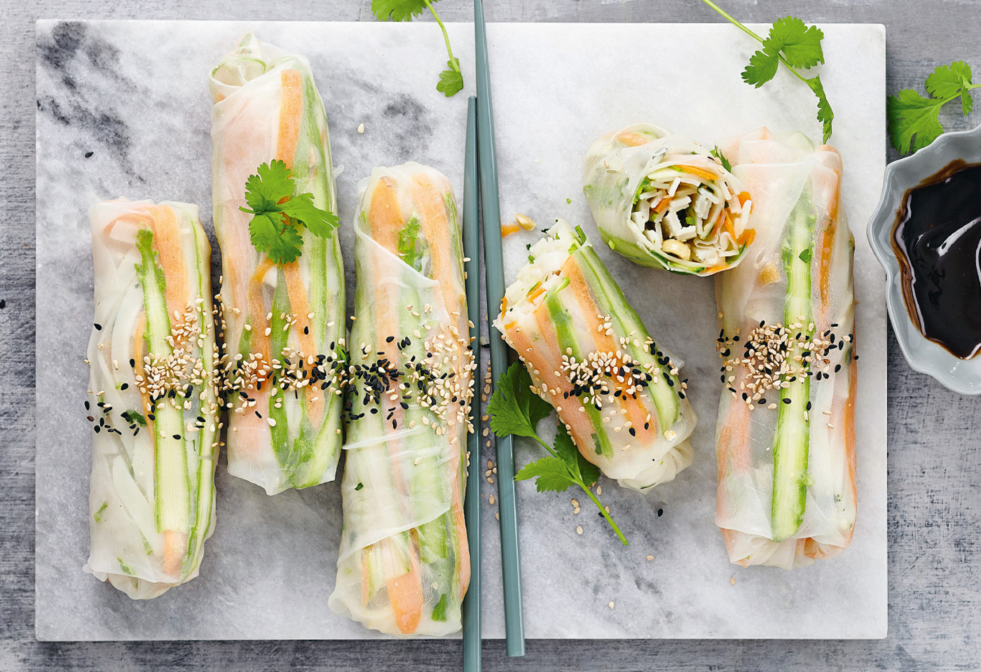 Sommerrollen mit grünem Spargel | Frisch Gekocht